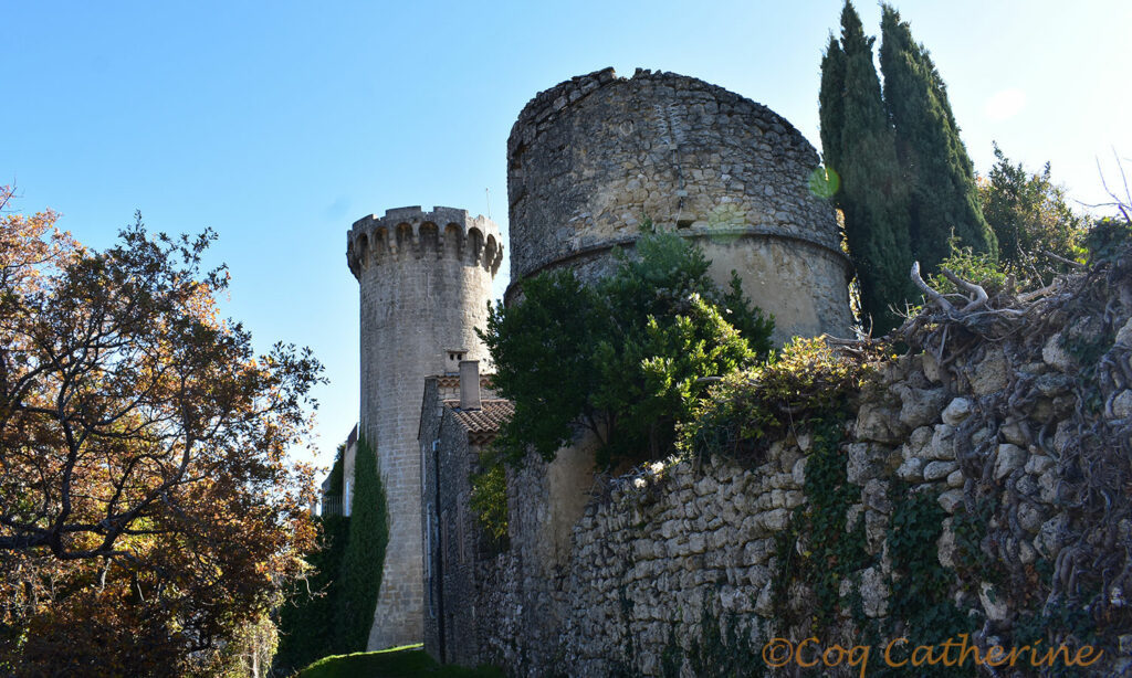 La boucle des Bories et le village de Viens en Luberon